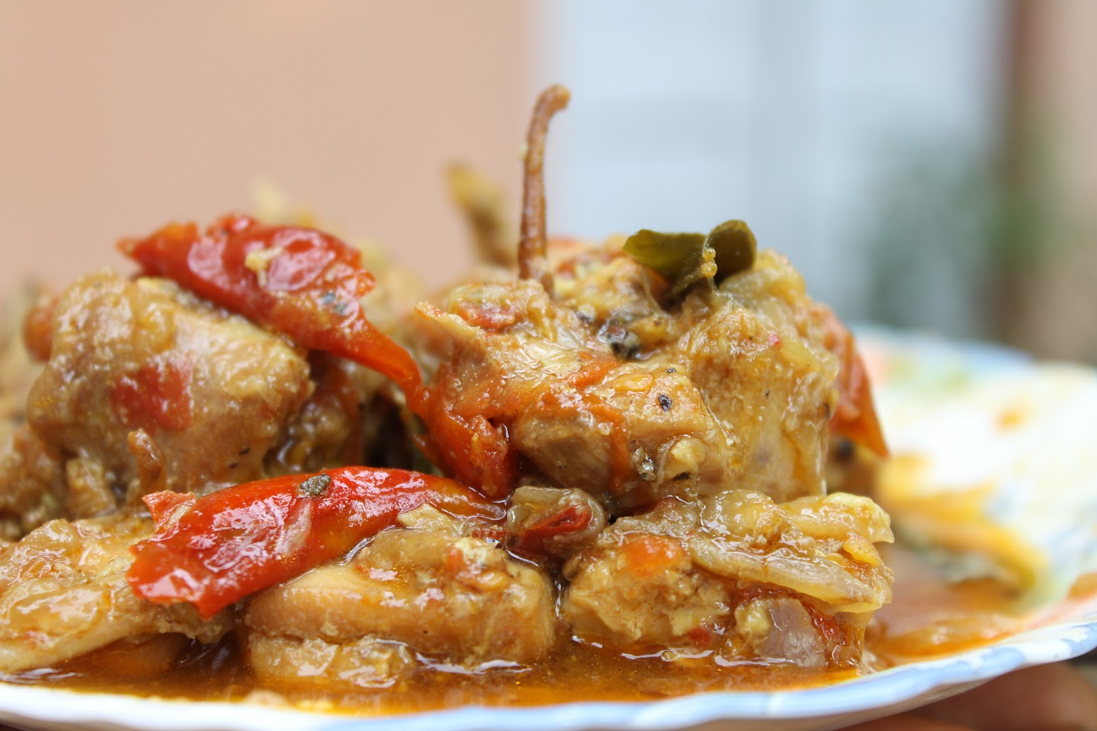 Femi's Kitchen: CHICKEN WITH RED CHILLI