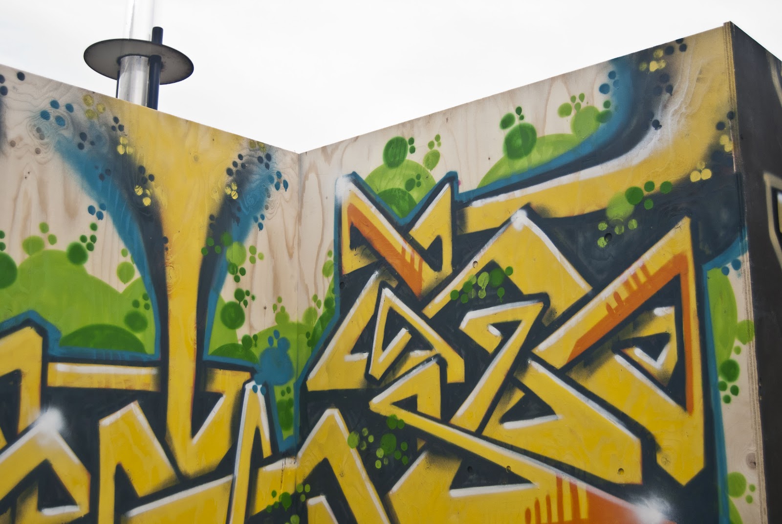 graphic stuff by Rikuhoo: one line - graffiti