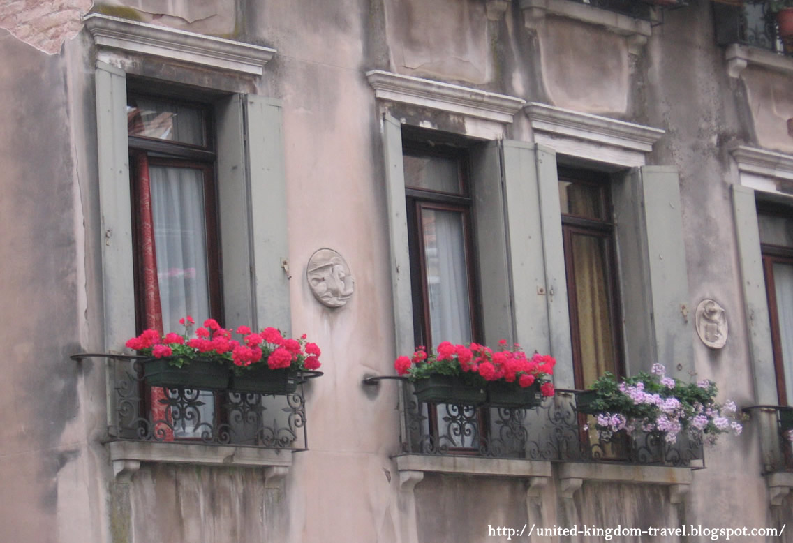 The Venetian Window Collection - Awesome windows I saw in Venice - The ...