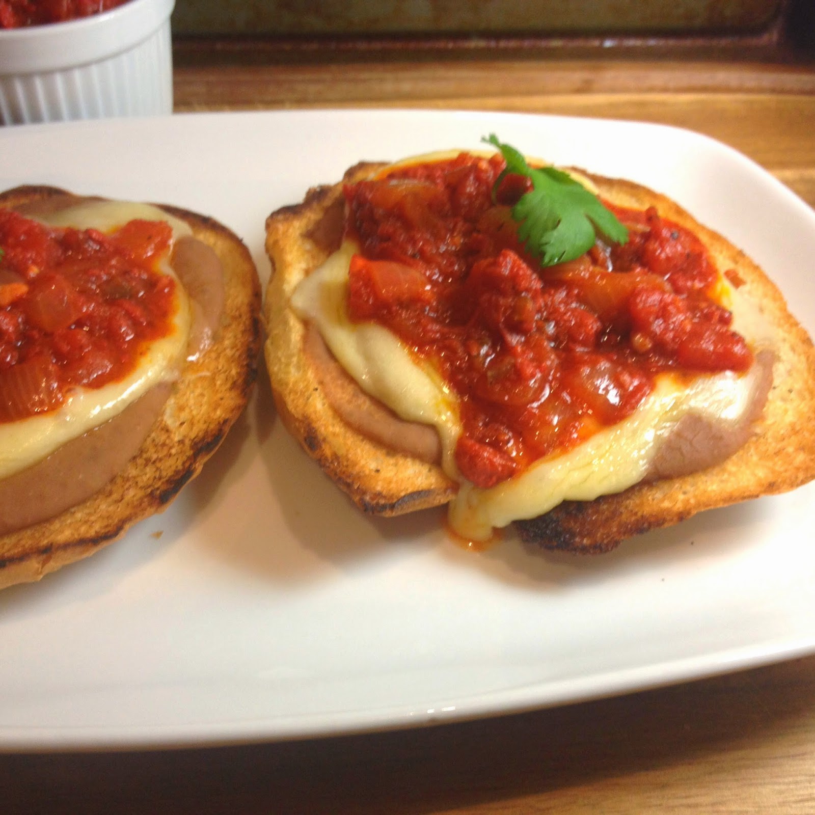 Molletes Con Salsa de Chorizo - Mau Cocina de todo