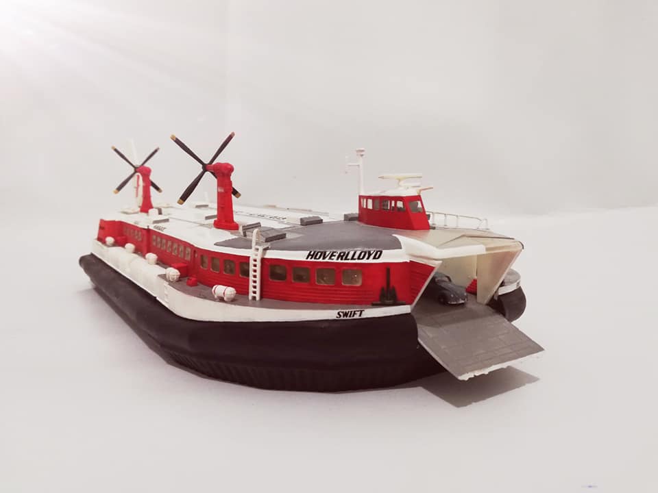 Ships and Models by Erick Navas: Hovercraft Hoverlloyd