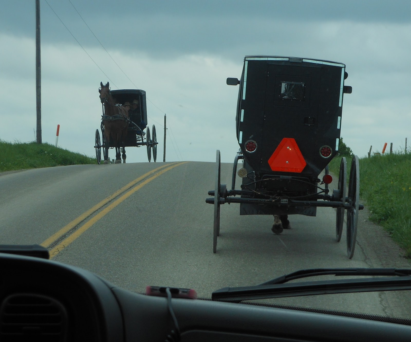 Betsy Ross Baskets and Quilts: A Day in the Life of the Amish ...