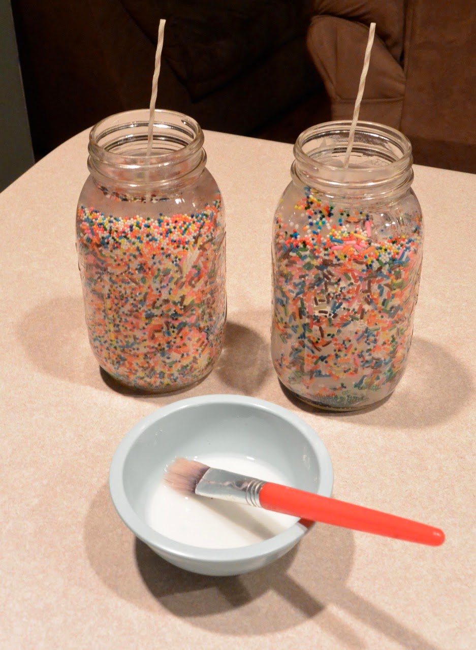 Mixin' Mom: Funfetti Candle in a Mason Jar DIY