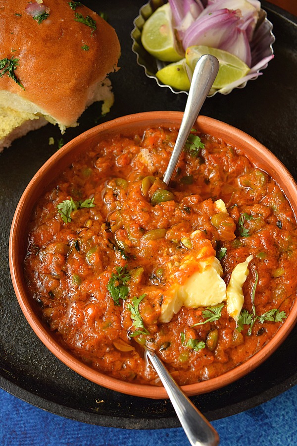 Pav Bhaji (Mumbai Pav Bhaji Recipe) | Savory Bites Recipes - A Food ...