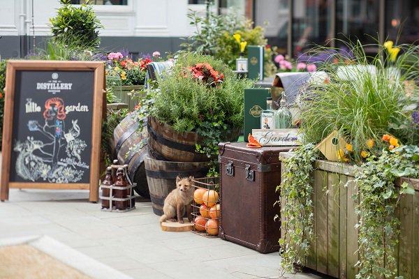 Letni pop-up bar Little Bird w sercu Londynu - BLOG ELUXO