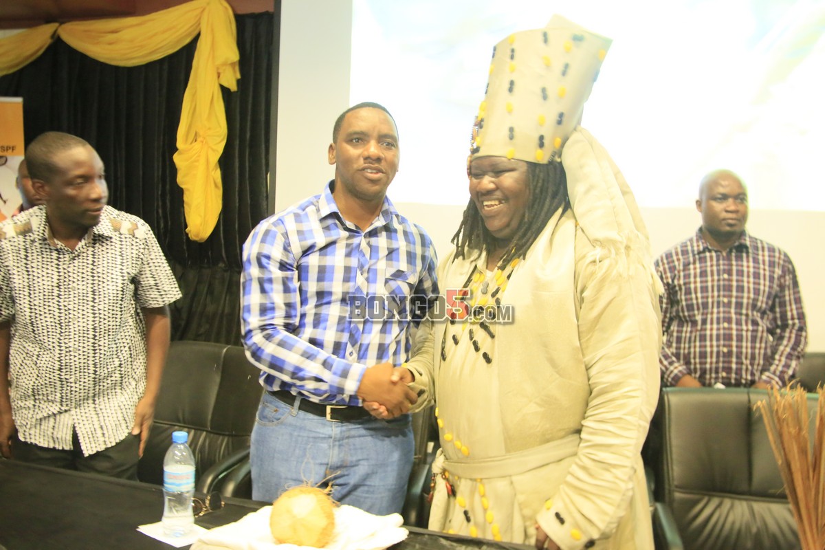 Mrisho Mpoto Awataka Wananchi Kuangalia Utendaji kazi wa RC Makonda ...