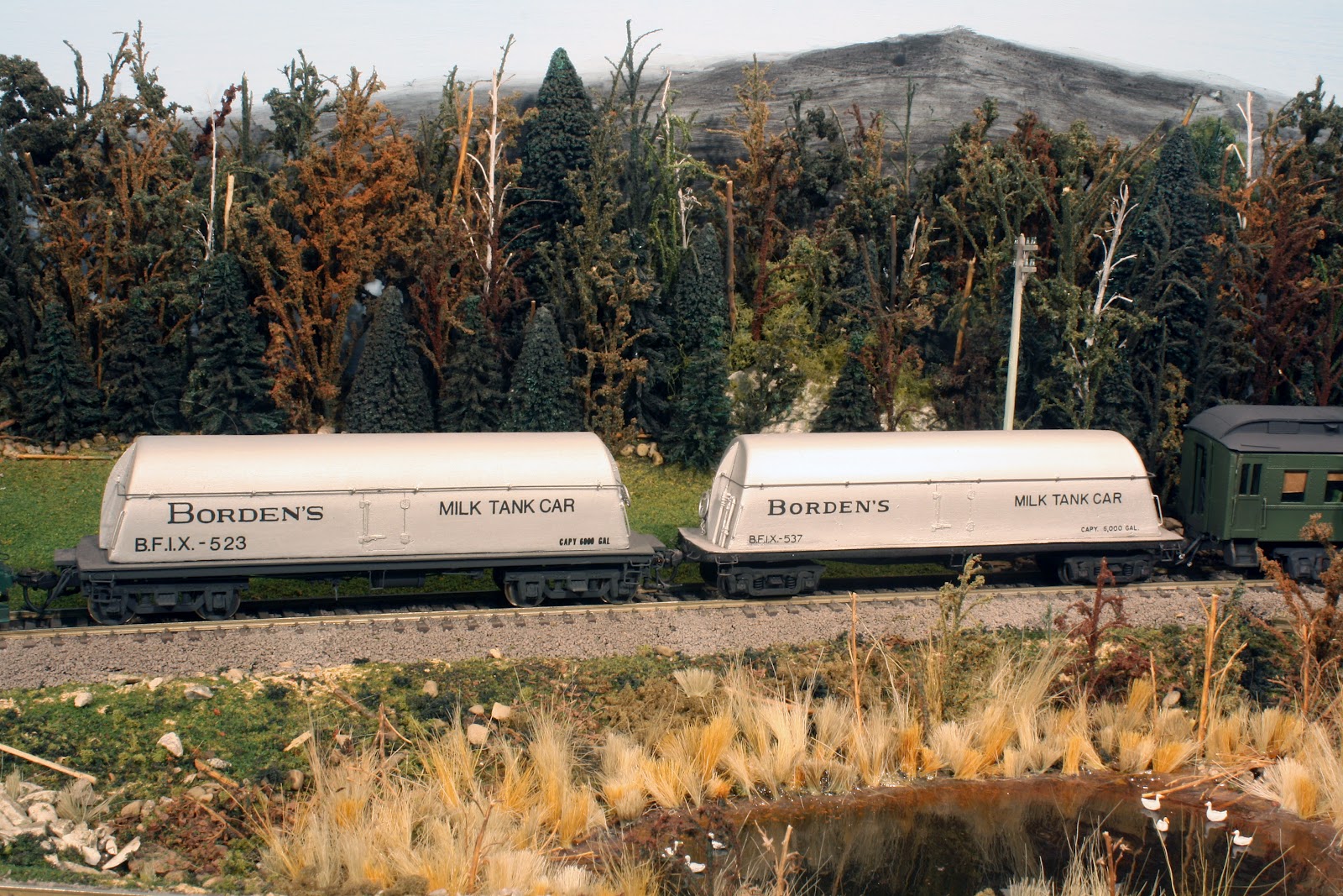 White River Division: Borden's Butterdish Milk Car Models