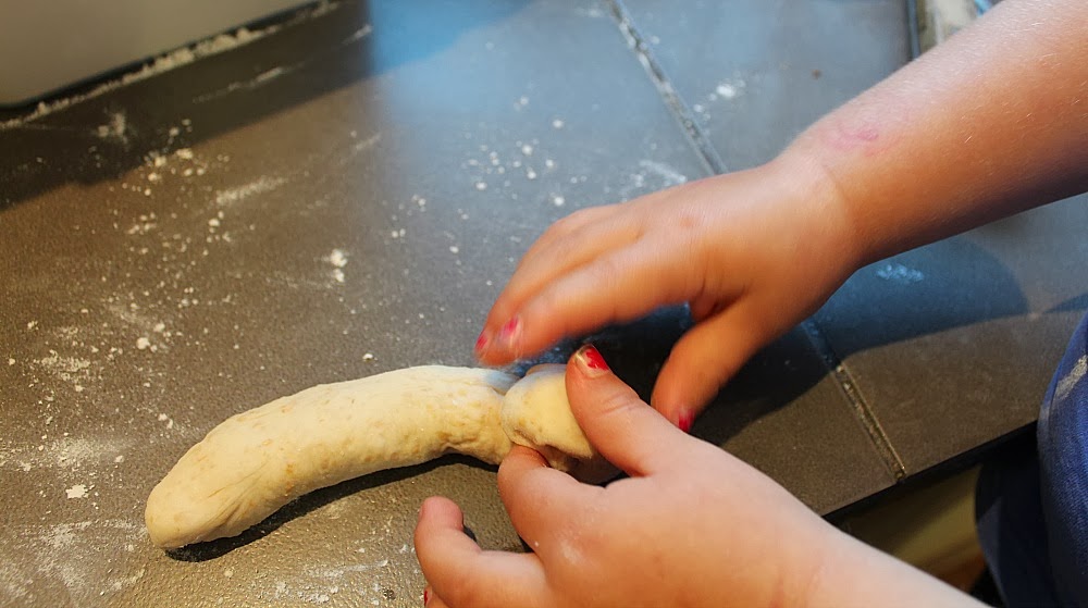 Little people design: Snail bread