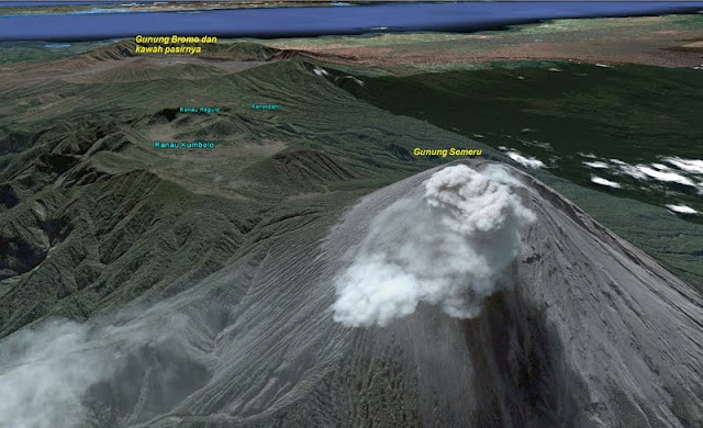 TAKJUB INDONESIA: Gunung Semeru Gunung tertinggi di Pulau Jawa