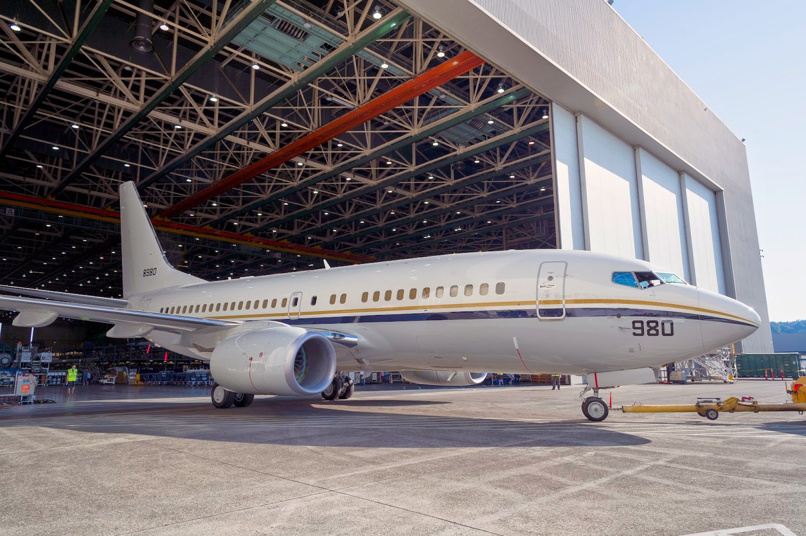 Flyingphotos Magazine News: Boeing Rolls Out 5000th Next-Generation 737