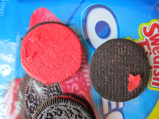 Review: Nabisco - Swedish Fish Oreo Cookies