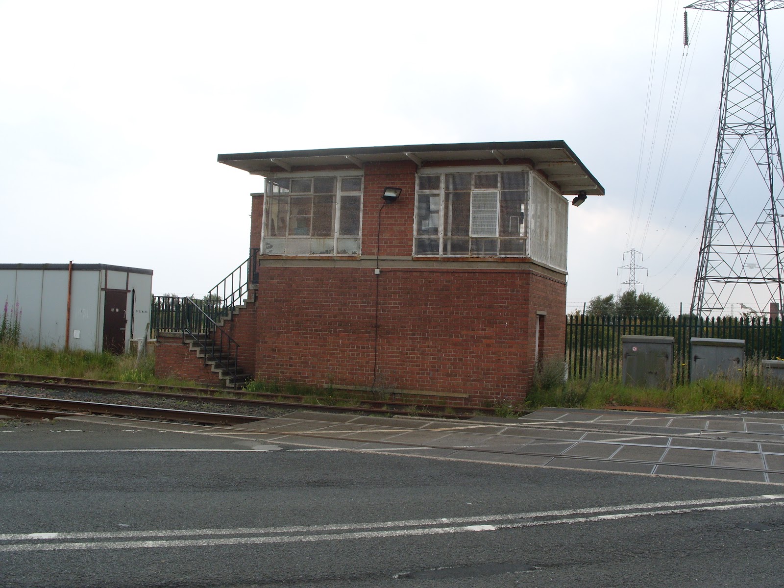 Blyth Cambois Maintenance Depot: Peco Signal Box Conversion