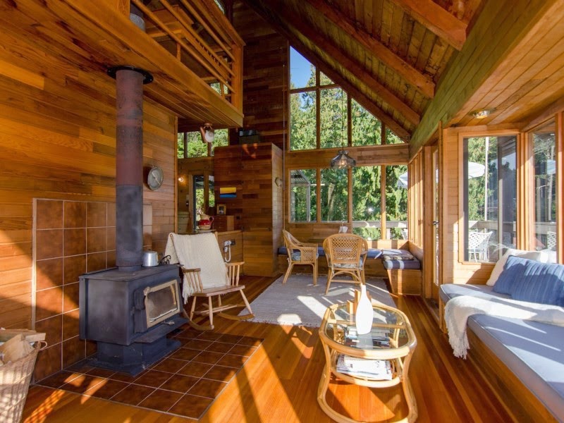 Coolest Cabins: Modern Waterside Cabin