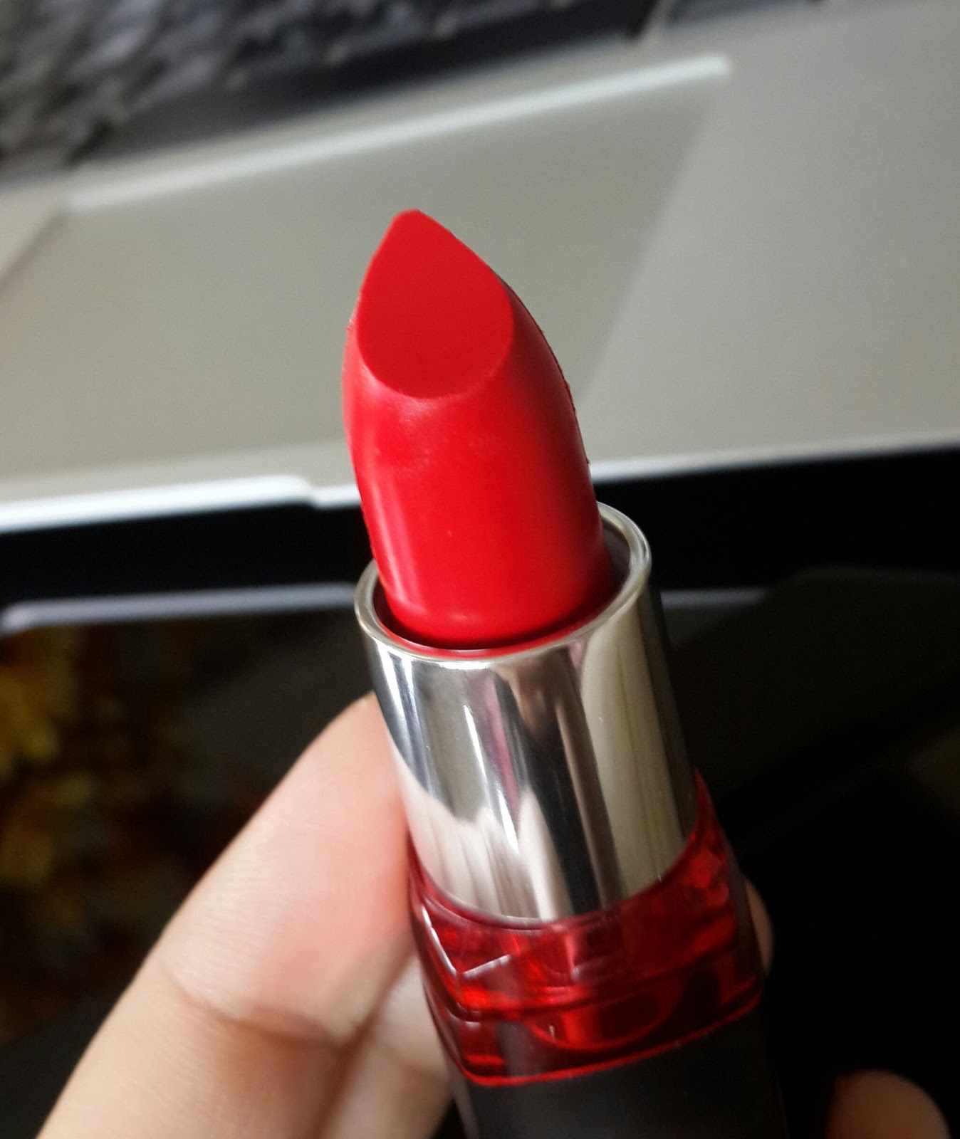 RIDZI MAKEUP: MAYBELLINE COLOR SHOW CREAMY MATTE LIPSTICK REVIEW
