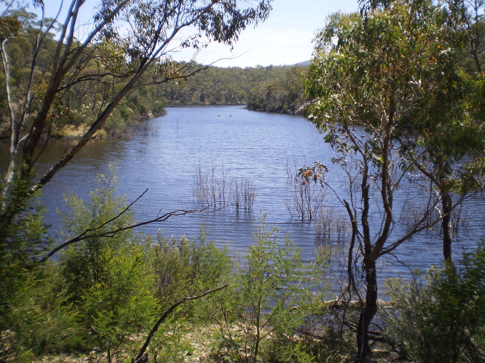Phil's Bushwalking Blog: Googong Foreshores: London Bridge and ...