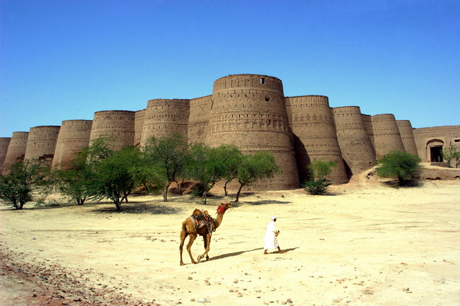 explore Pakistan: Darawar Fort Bahawalpur Pakistan