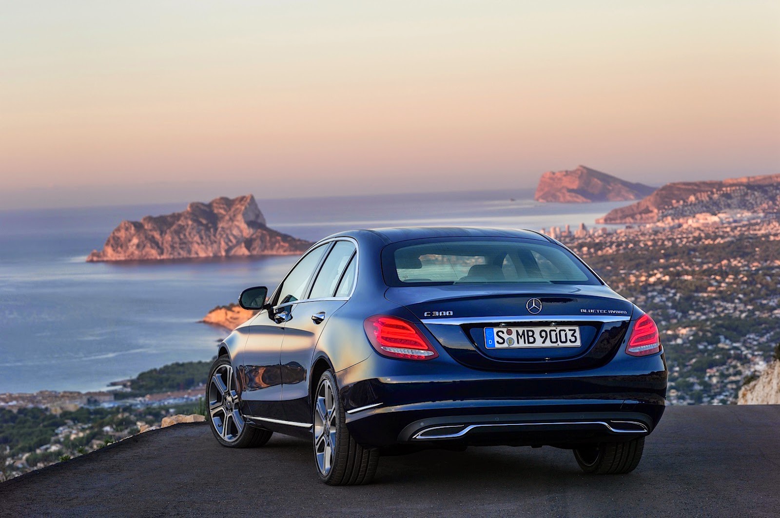 World4Car: Mercedes-Benz C-Class HD Wallpaper