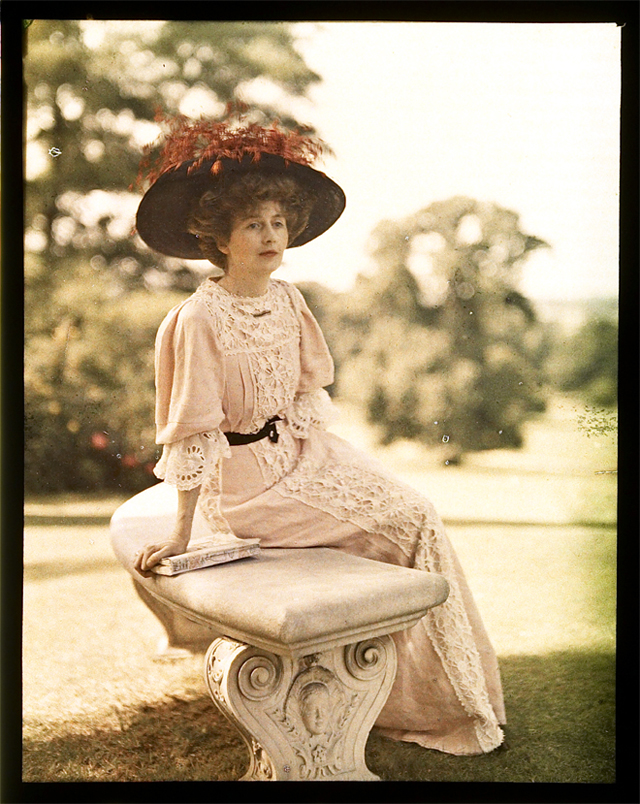 Vintage Fashion in Autochrome – Stunning Portraits of Women in Dresses ...