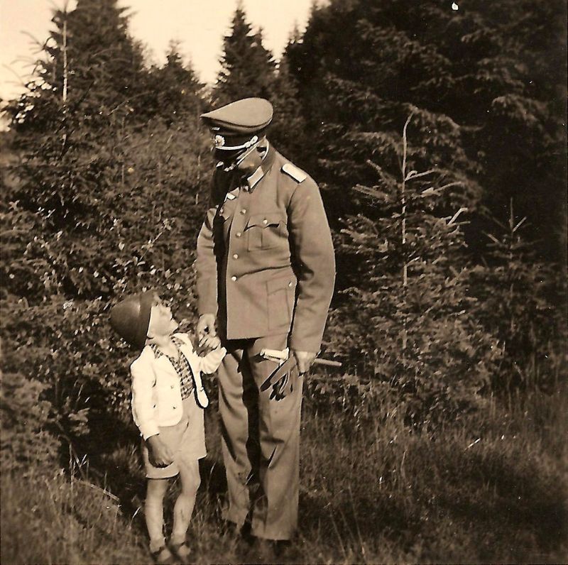 31 Amazing Pictures That Capture Emotional Moments of Soldiers and ...