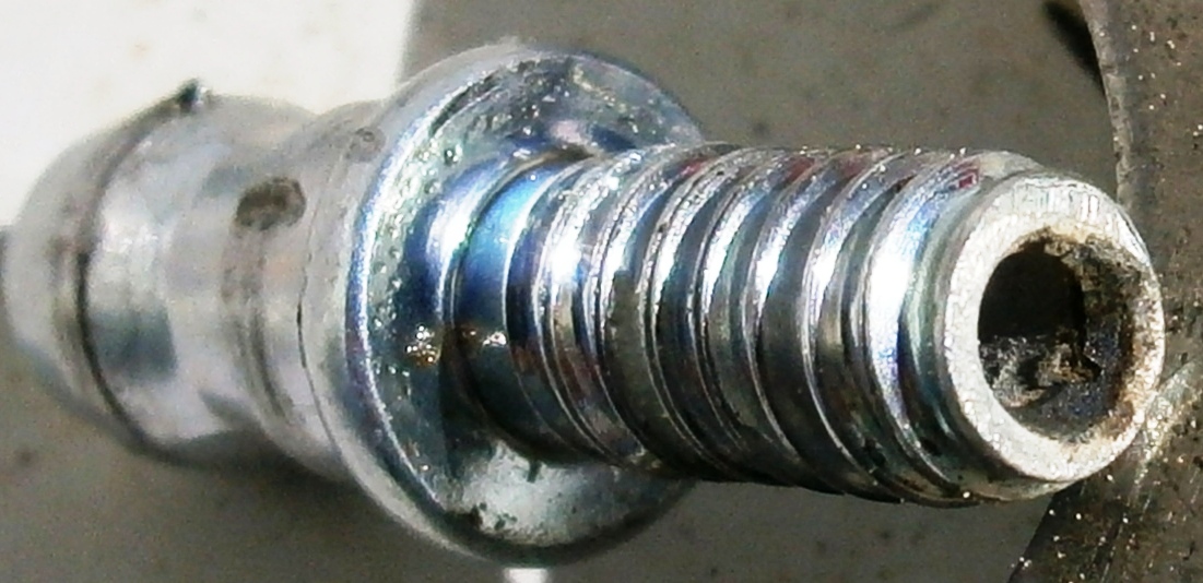 VW SYNCRO: The surface discharge spark plugs ignition.