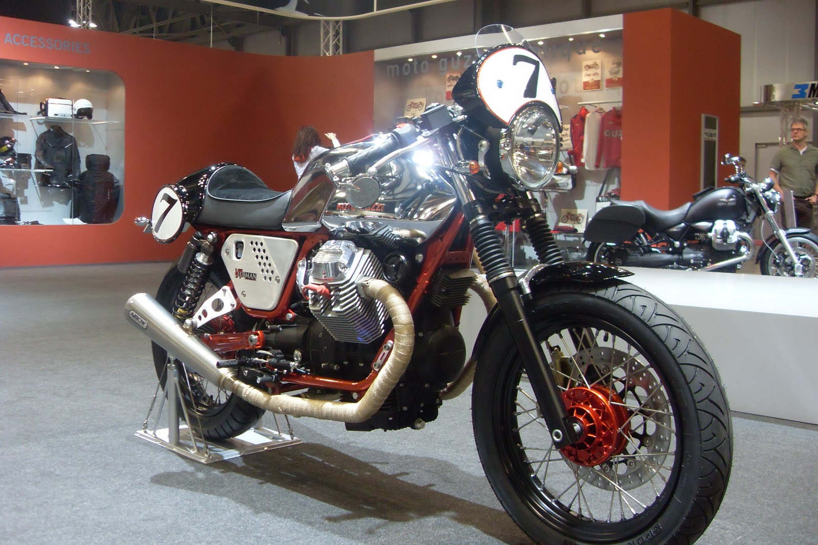 Bike World Express: 2011 Moto Guzzi V7 Racer Review