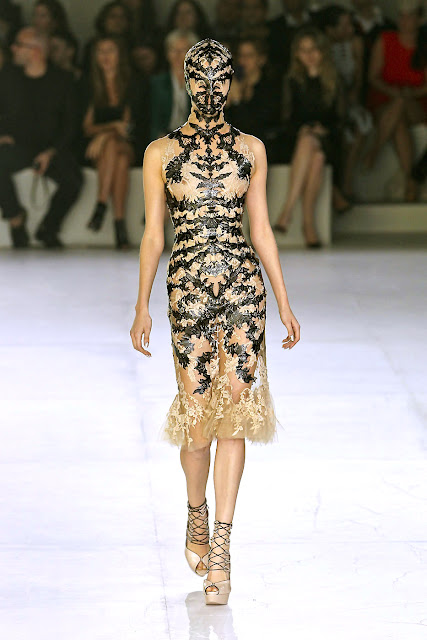 Glamour By Fatima: *AMAZING* Alexander McQueen Spring/Summer 2012