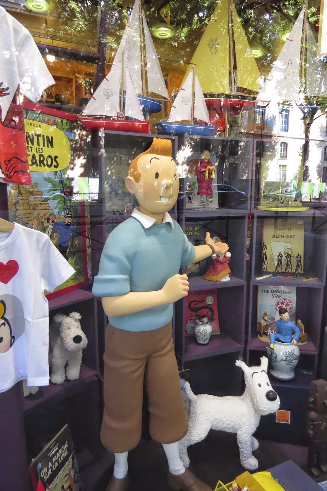 A Strong Belief in Wicker: Tintin in Paris