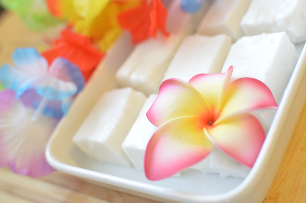 kitchen frolic: haupia (coconut pudding)