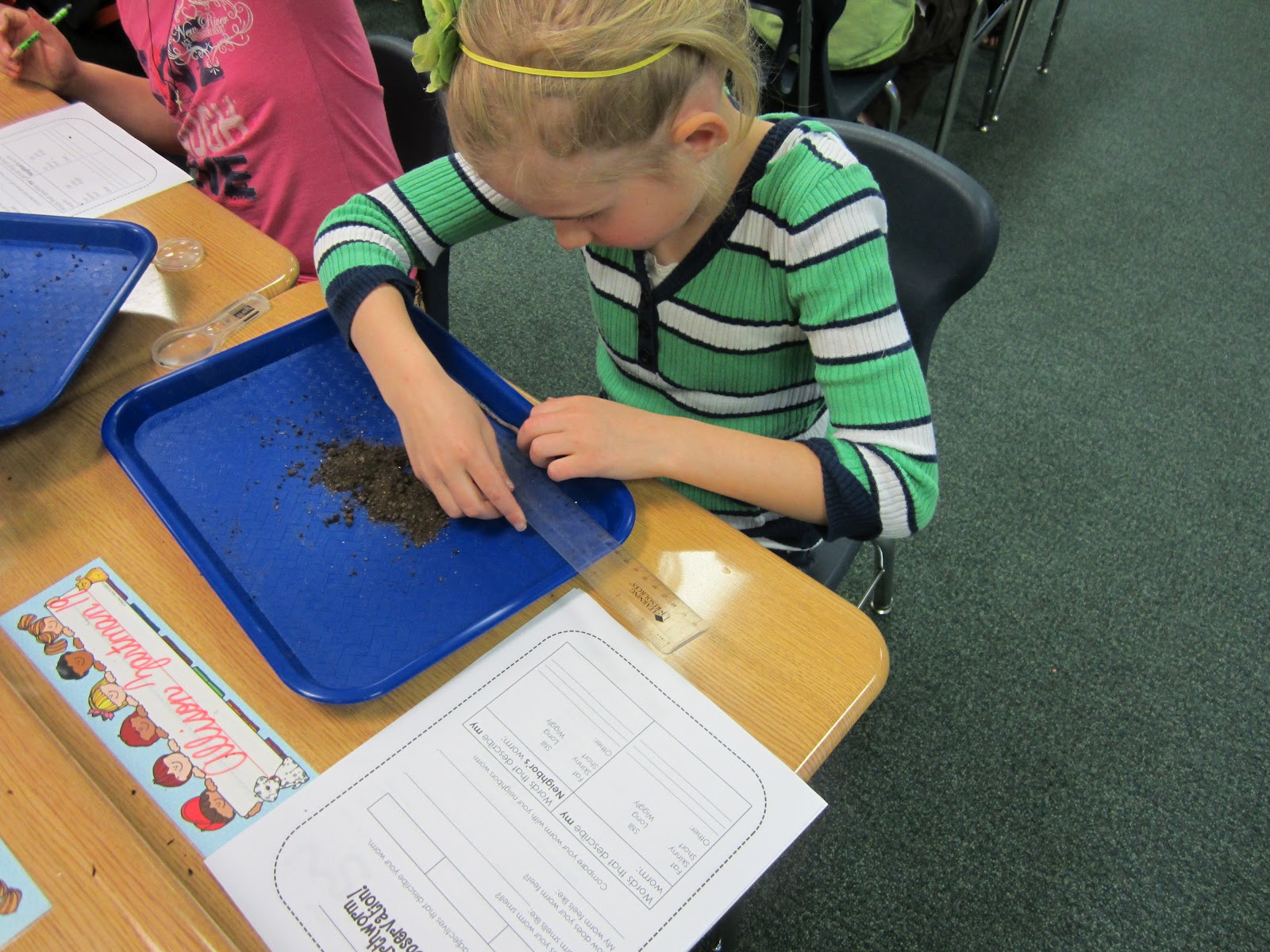 Mrs. Patton's Class: Earthworm Observation Day and Earth Day Crafts!!