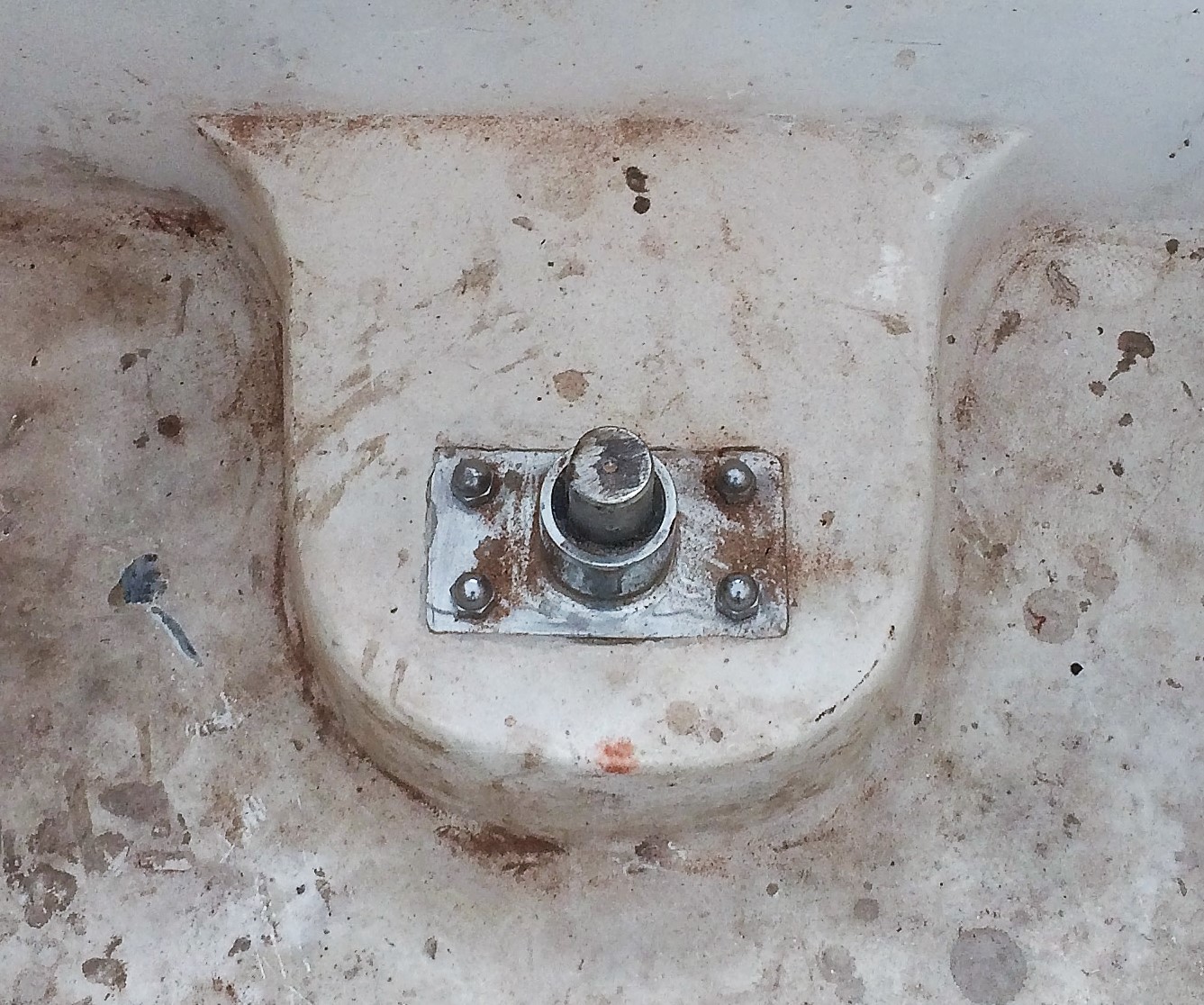 Triple support rudder system