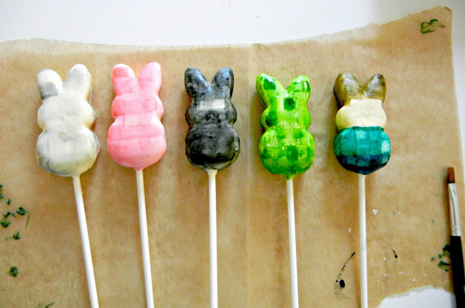 Sugar Swings! Serve Some: Minecraft Creeper Cake and Character Peeps Pops