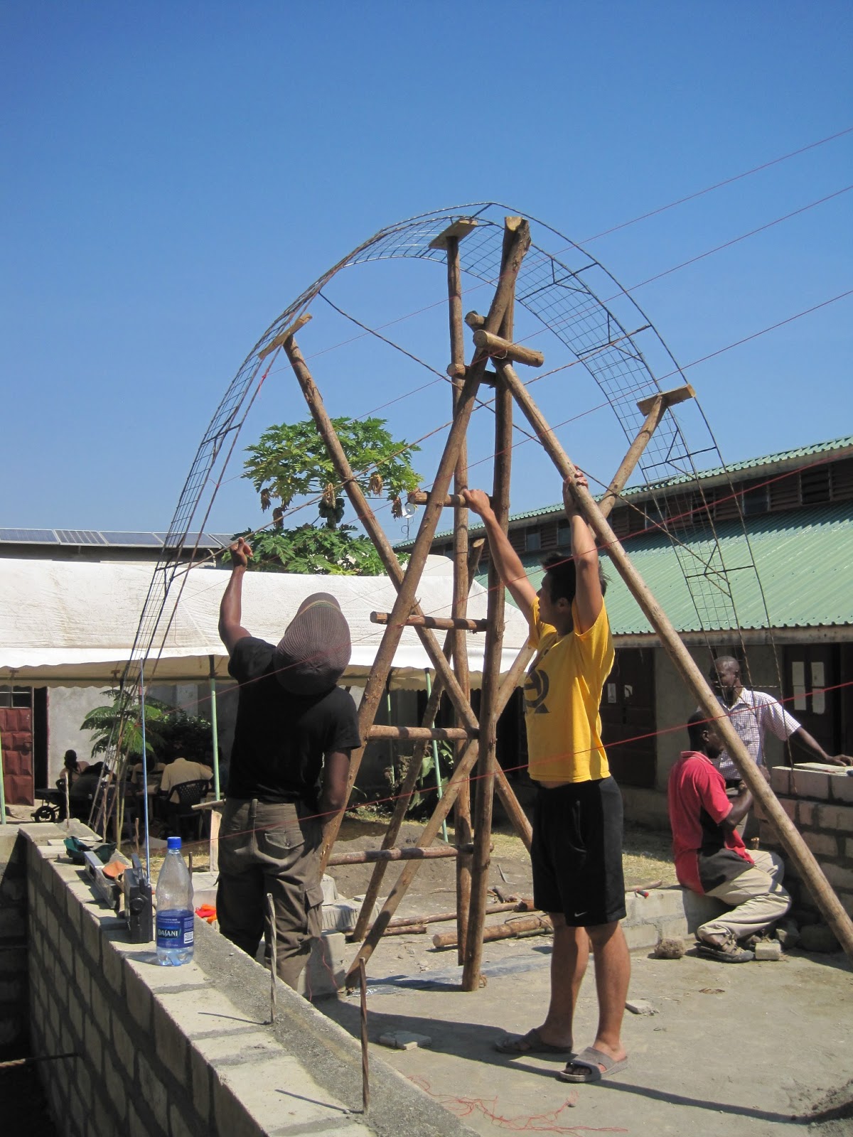 Catenary Vaulting on Mfangano Island, Kenya: Formwork and Guidework