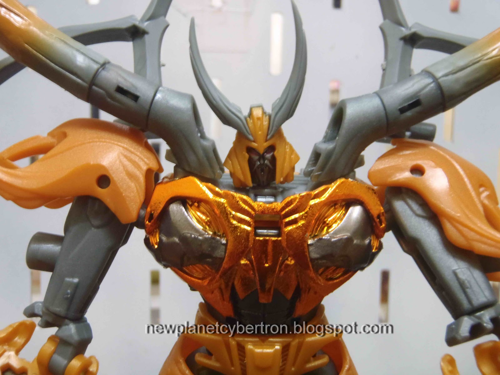 New Planet Cybertron: Transformers Review: Gaia Unicron (Voyager Arms ...