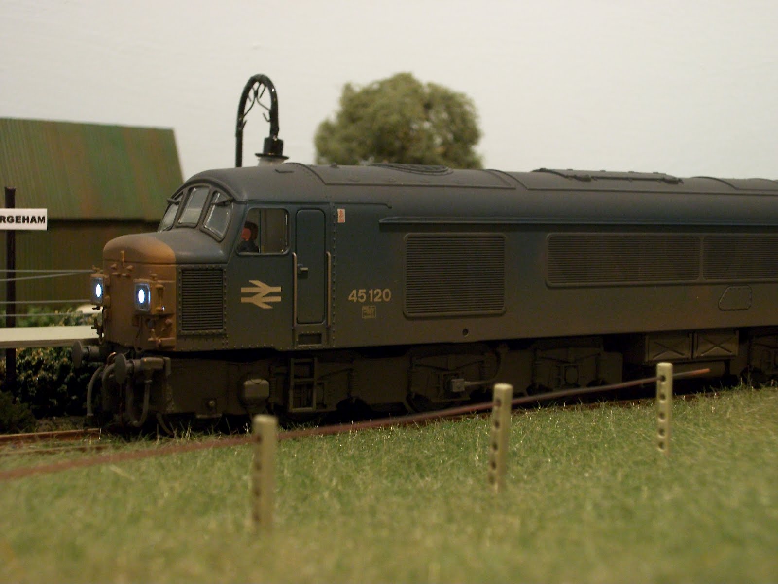 Choppers Railway: Watergate Halt: Bachmann class 45 with DCC sound