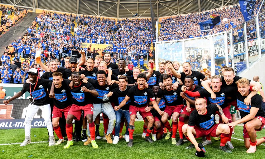 Paderborn se junta ao Colônia e está na elite da Bundesliga! Union ...