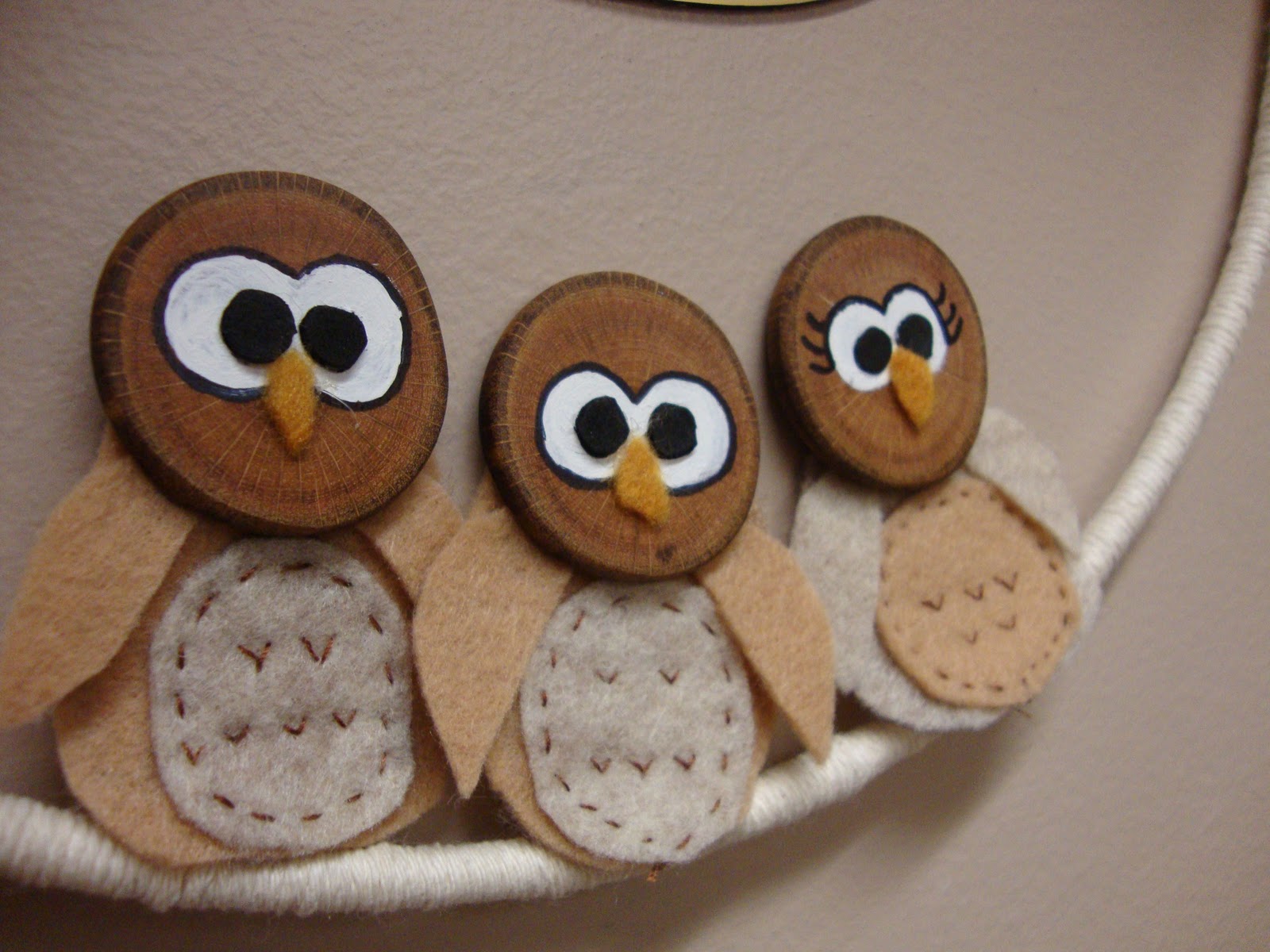 TWO CUPS OF HAPPY: DIY Owl Wreath