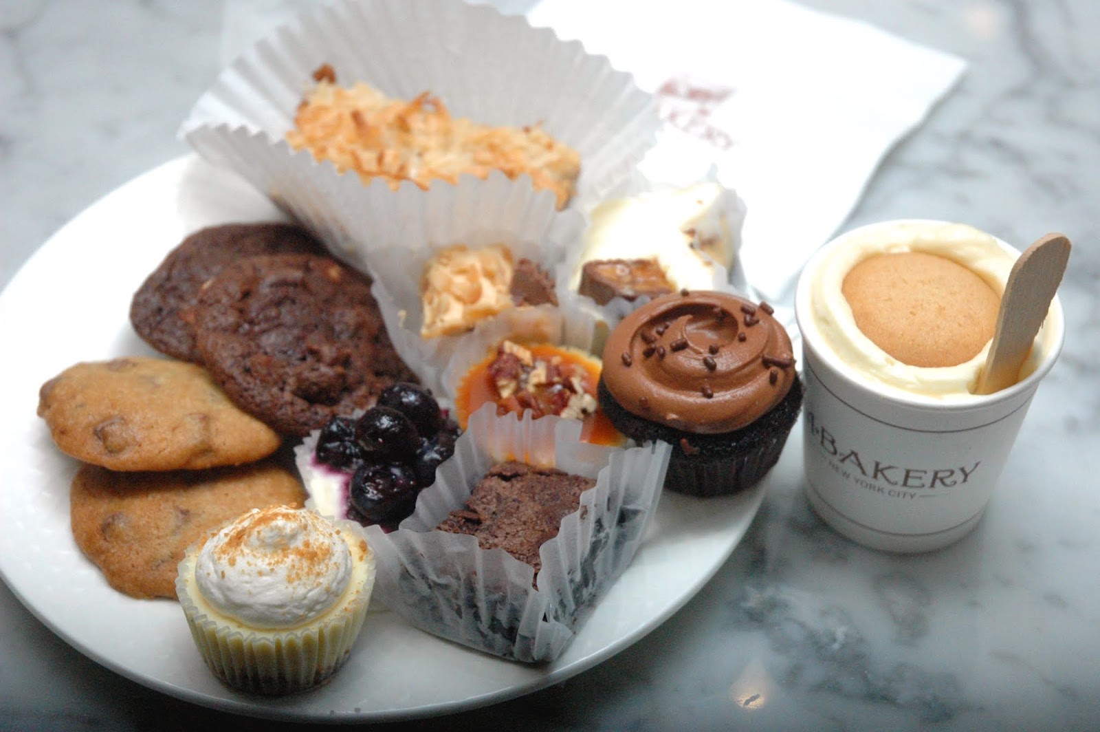 DUDE FOR FOOD: M Bakery: New York's Finest Opens at One Bonifacio High ...