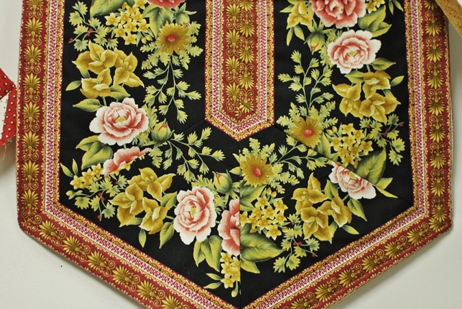 Quilting By The Yard: Easy Striped Table Runner Class