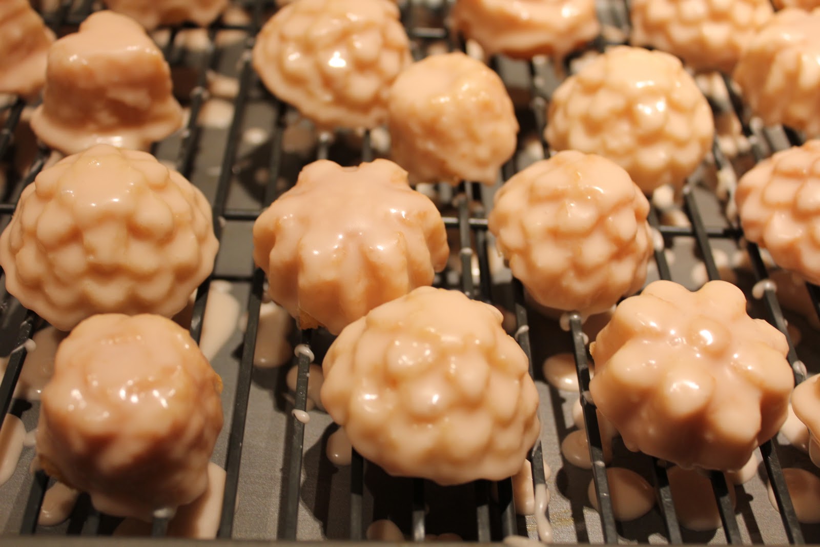 What's Up Cupcake?: Sweet Treats Saturday: Petit Fours