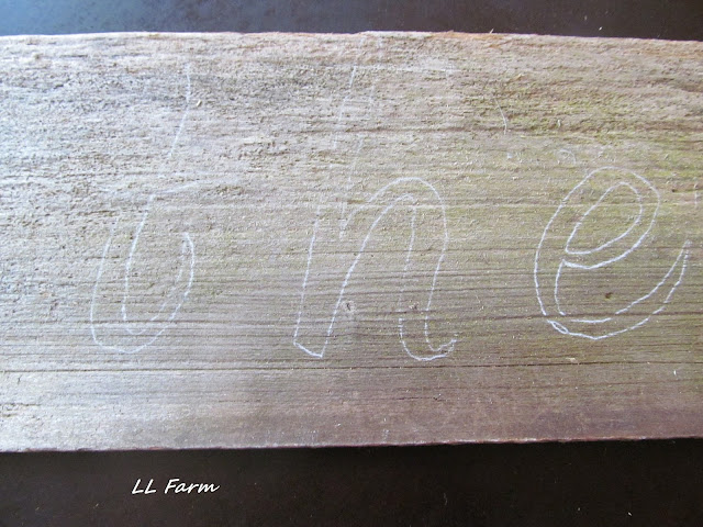 LL Farm: An Authentic Farm House Sign With Tutorial