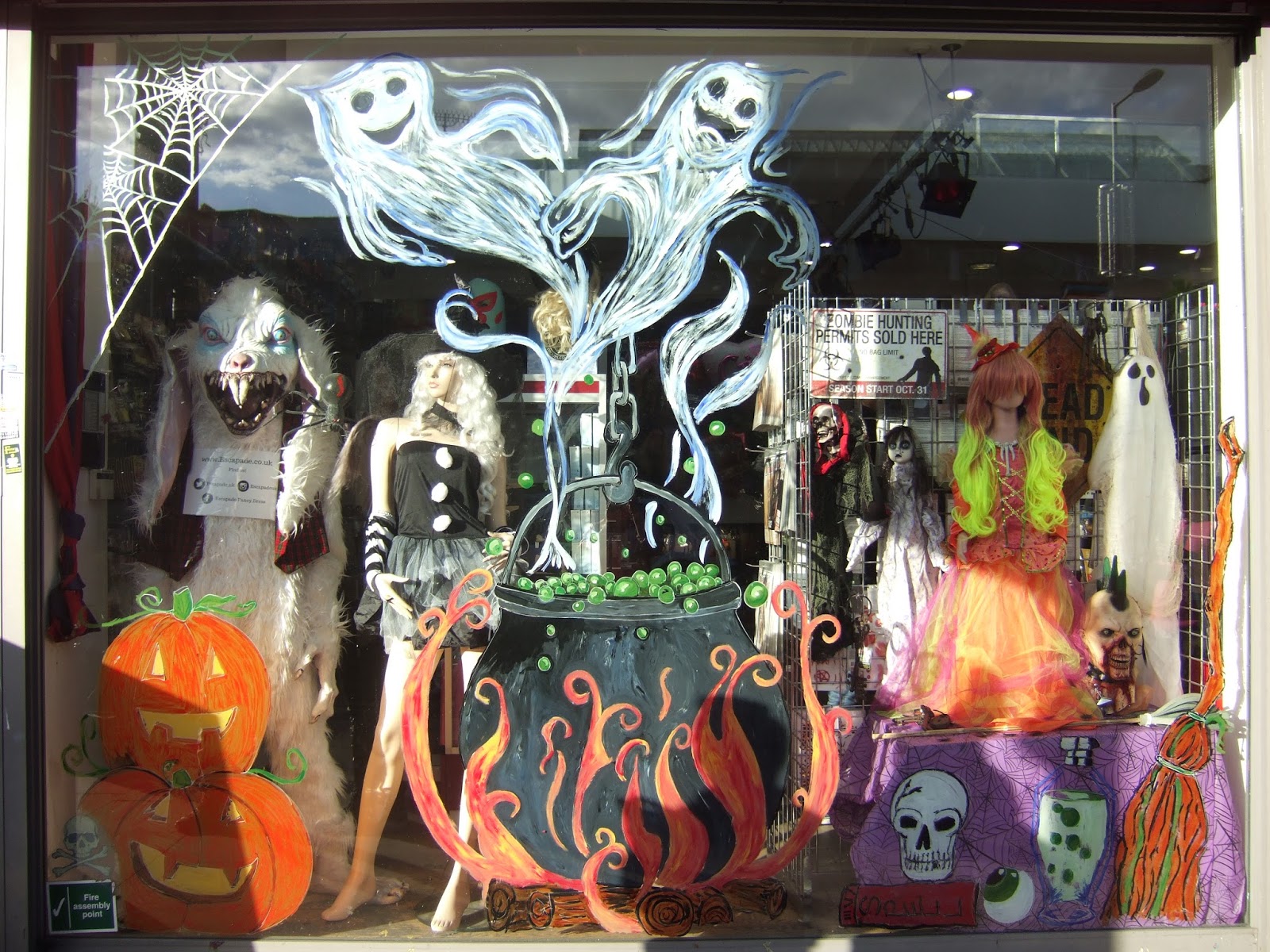 Visual Merchandising 101: Halloween Window