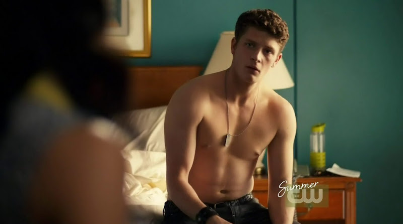 Brett Dier Shirtless in the L.A. Complex s2e06 - Shirtless Men at groopii