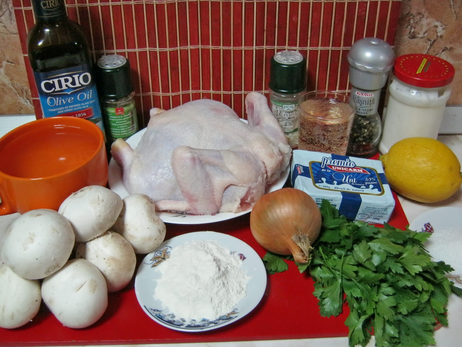 Pui frantuzesc cu ciuperci si smantana « In Bucatarie La Sidy