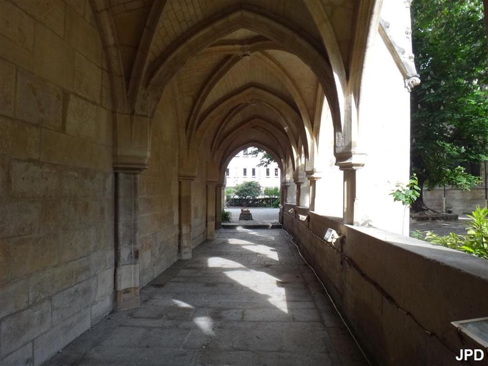 Paris-bise-art : Le charnier de Saint-Séverin