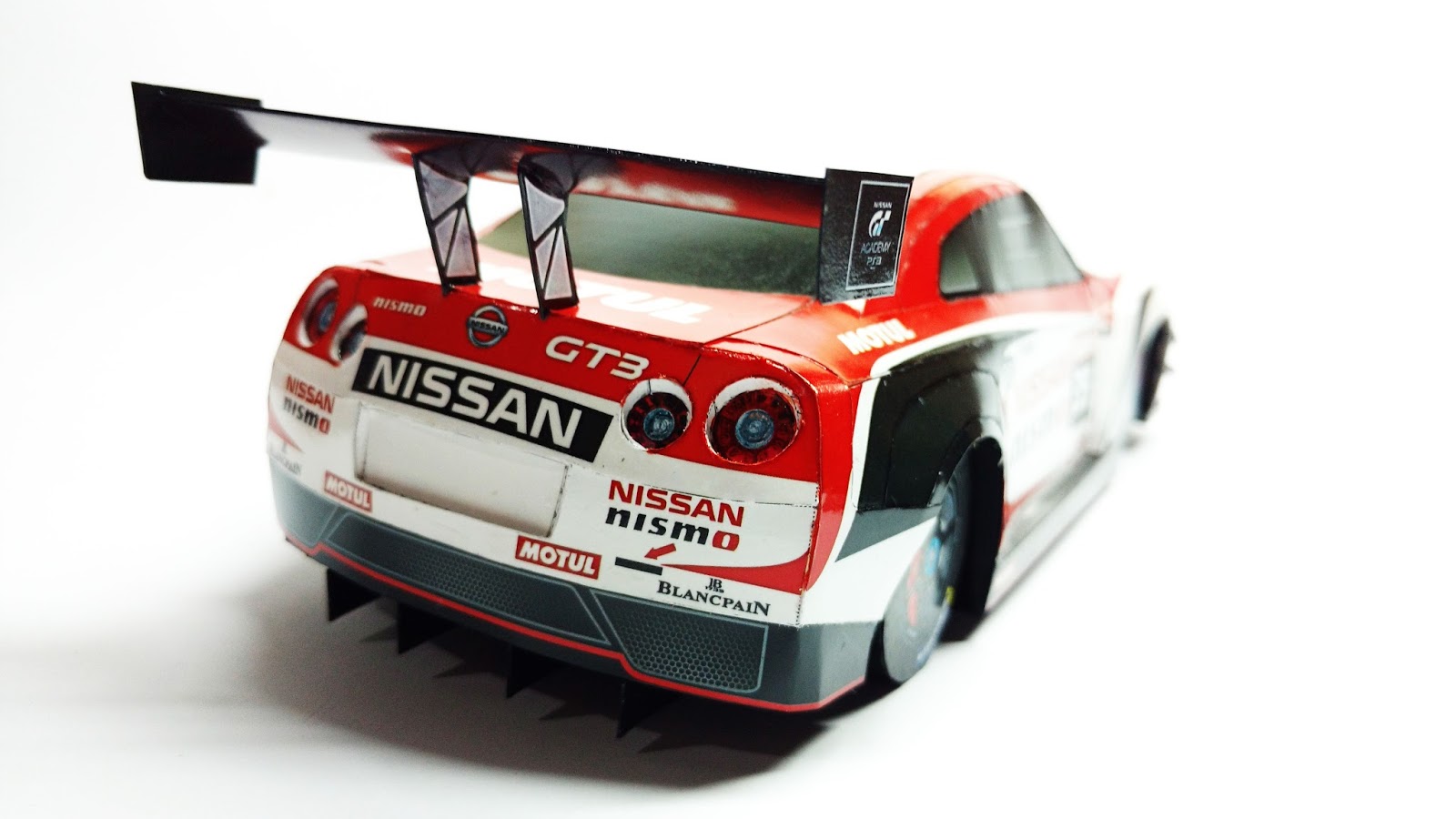 Nissan GT-R GT3 - F1 Paper