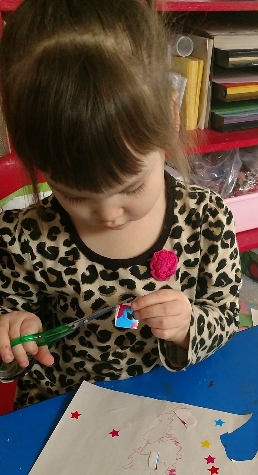 Mama Hoang: Simple Craft for Kids Who Love Stickers! Ages 2-5