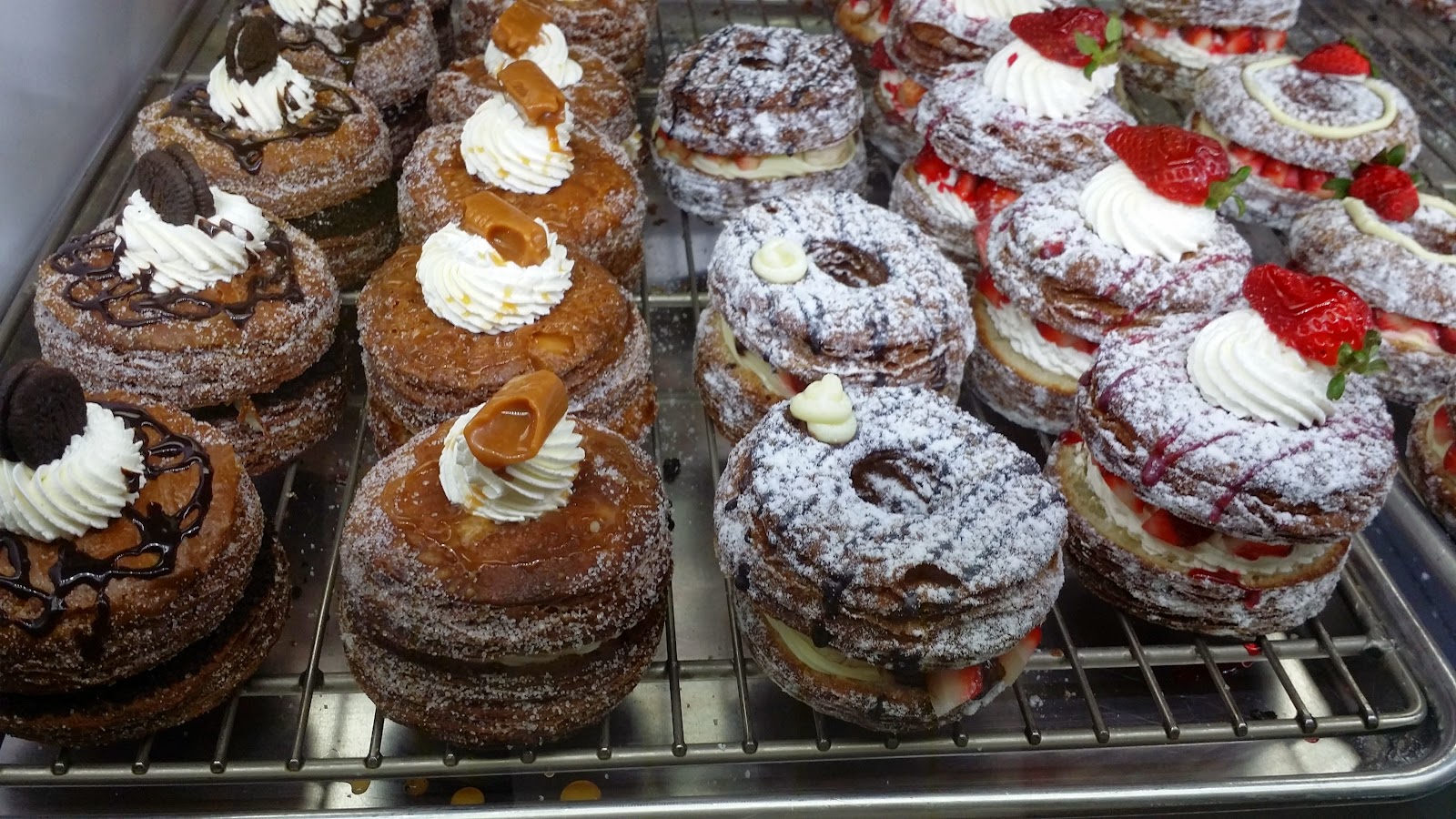 BEAUTIFULLY HANDCRAFTED DONUTS & CRONUTS / DOSSANTS @ FRIENDLY DONUTS ...