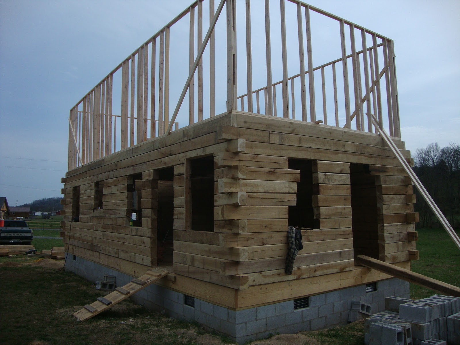 Grizzly Log Homes: shot gun log kit