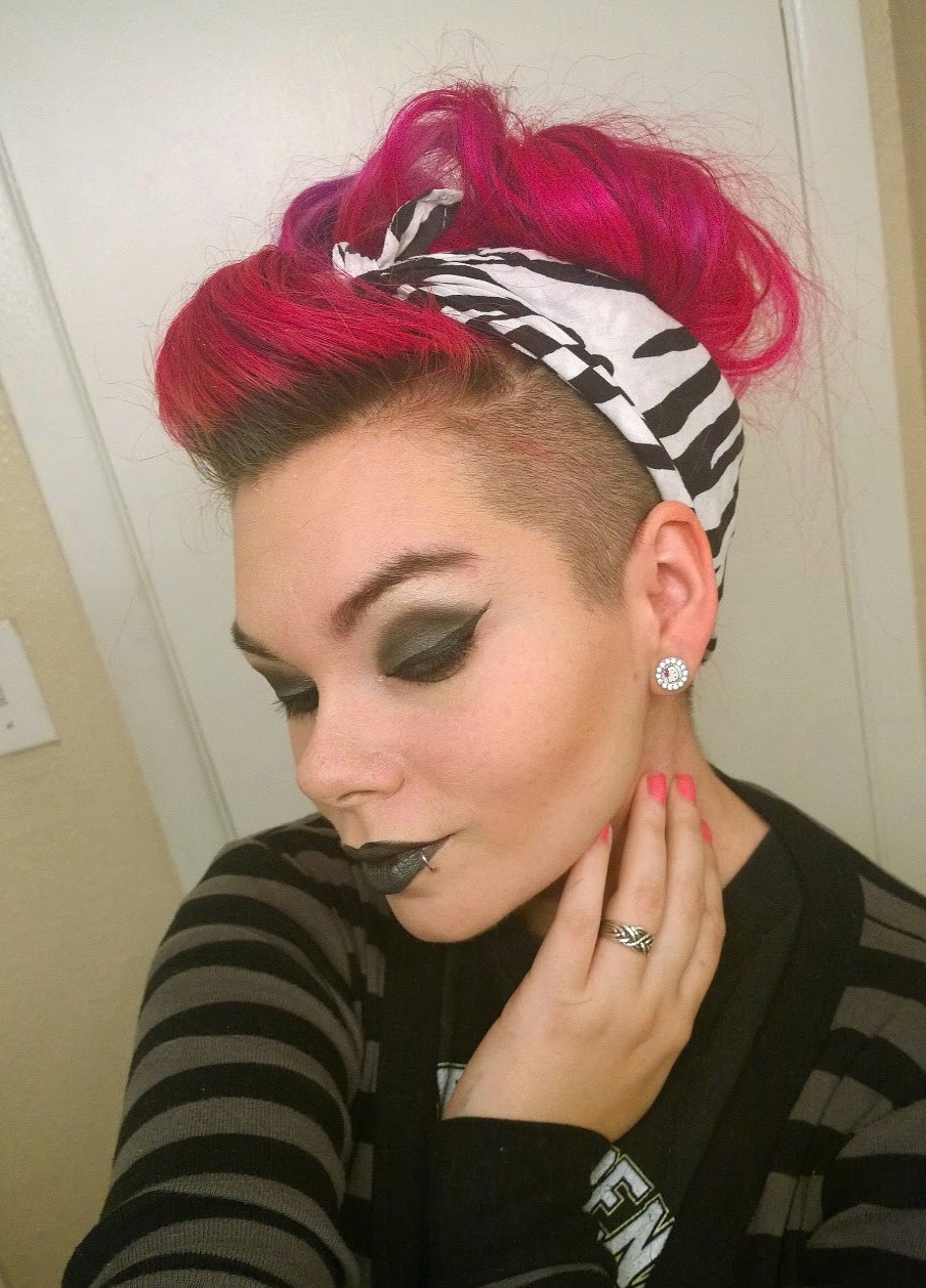 Vivian Vanity's Daily Thoughts : Goth Inspired Pin-up Makeup