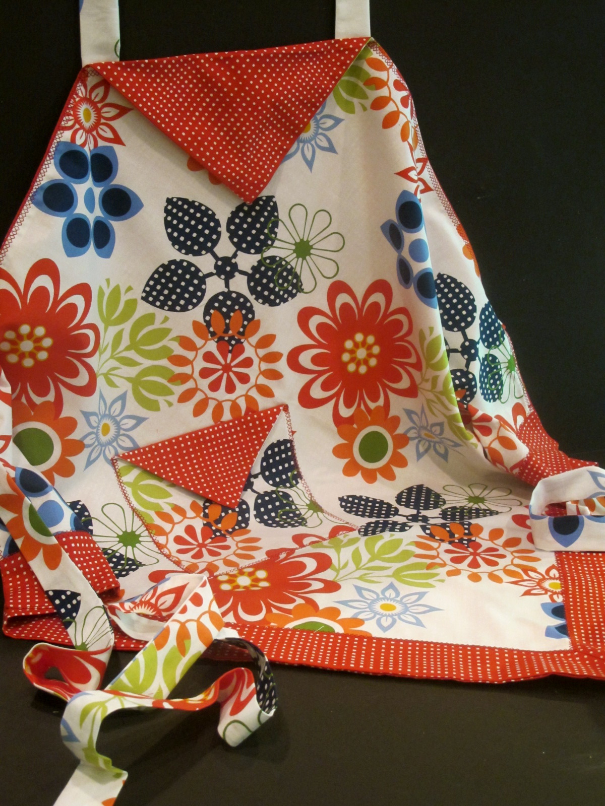 My Mother's Apron Strings: For Sale...& June's Give-Away Apron